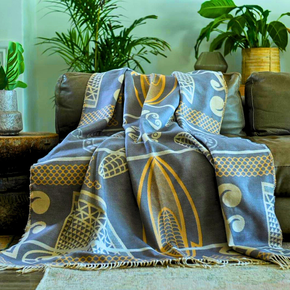 Ingcawe - Xhosa | White/Black – Aranda | South Africa